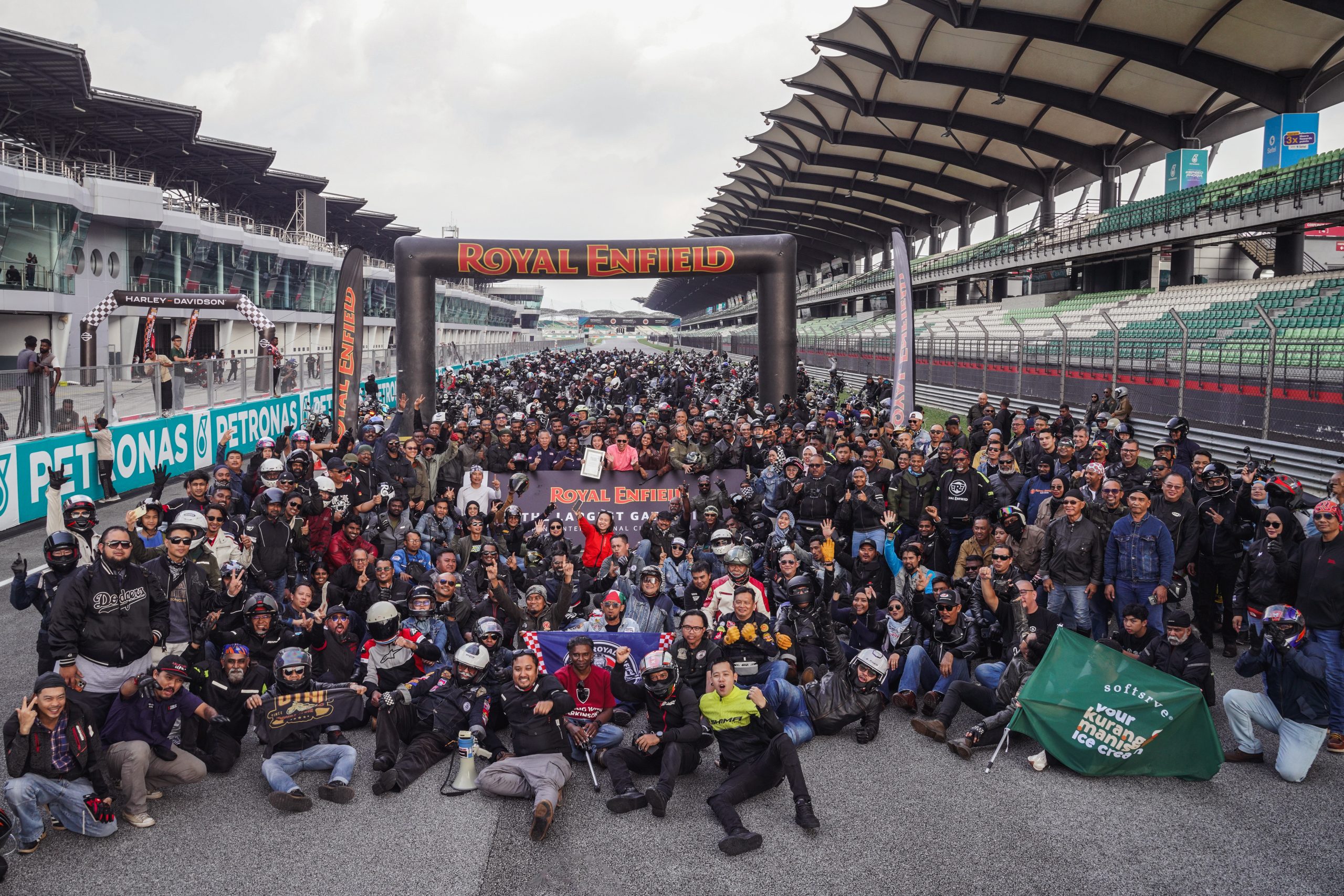 ROYAL ENFIELD SETS MALAYSIA BOOK OF RECORDS AT SEPANG – SpanarBOY ...